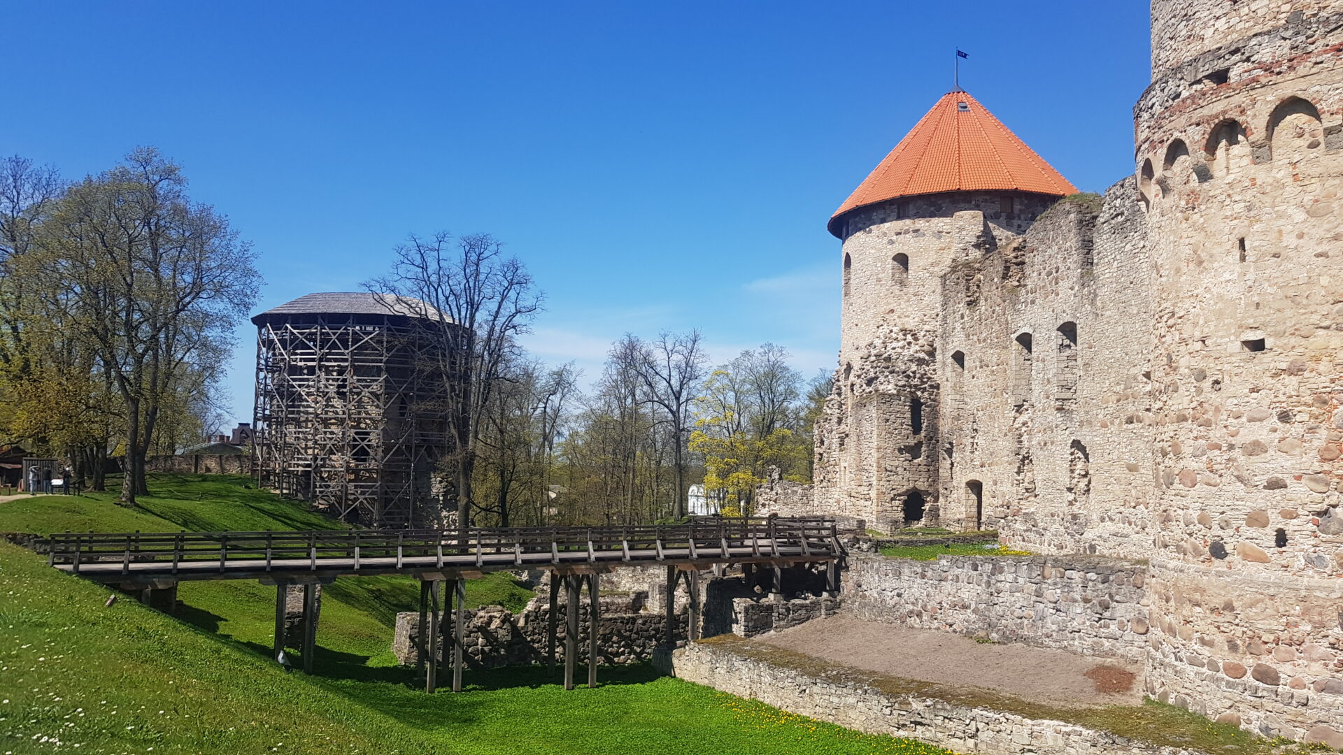 Vēsture atdzīvojas Cēsu viduslaiku pilī - Mugursoma.lv